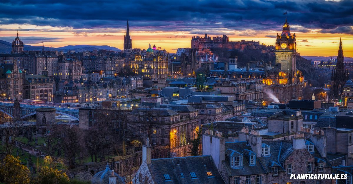 Historia de Edimburgo: Idioma, Cultura, Tradiciones