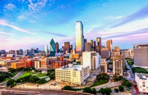 Historia de Dallas: Idioma, Cultura, Tradiciones